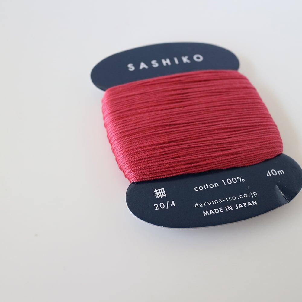 40 metros Hilo Sashiko Daruma Rojo Akane 221 Cuatro hebras – Textiles Mexicanos